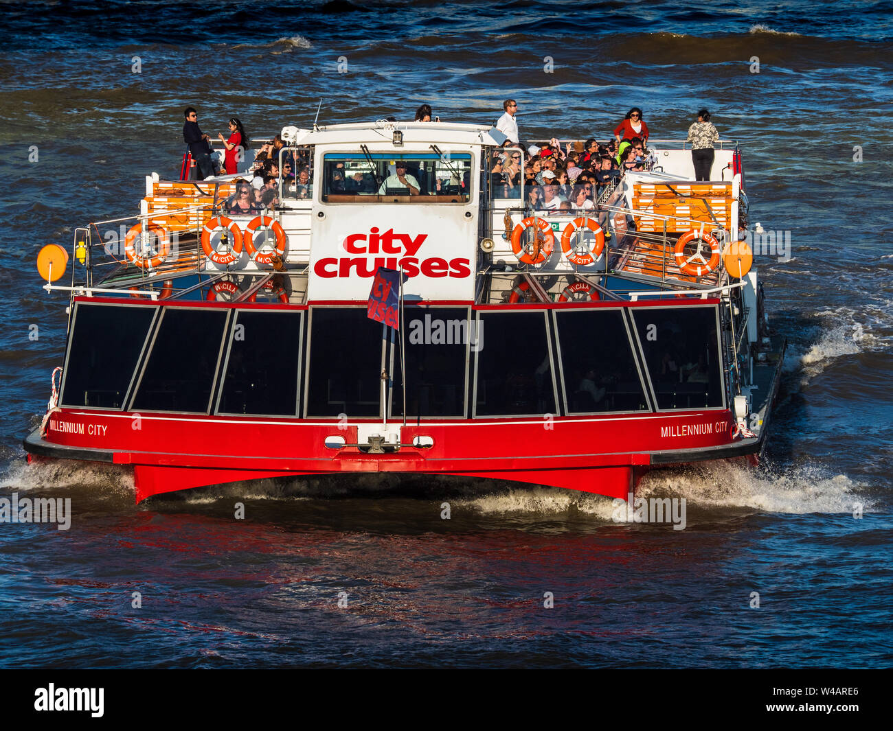 Thames river tour boat hi-res stock photography and images - Alamy