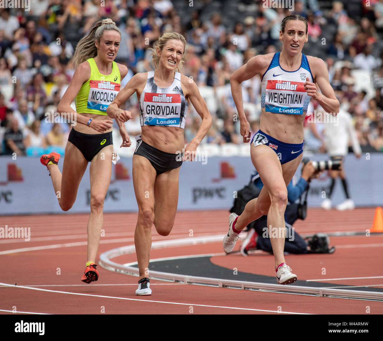 London, UK. 21st July 2019. Eilish McColgan of Great Britain, Karoline ...