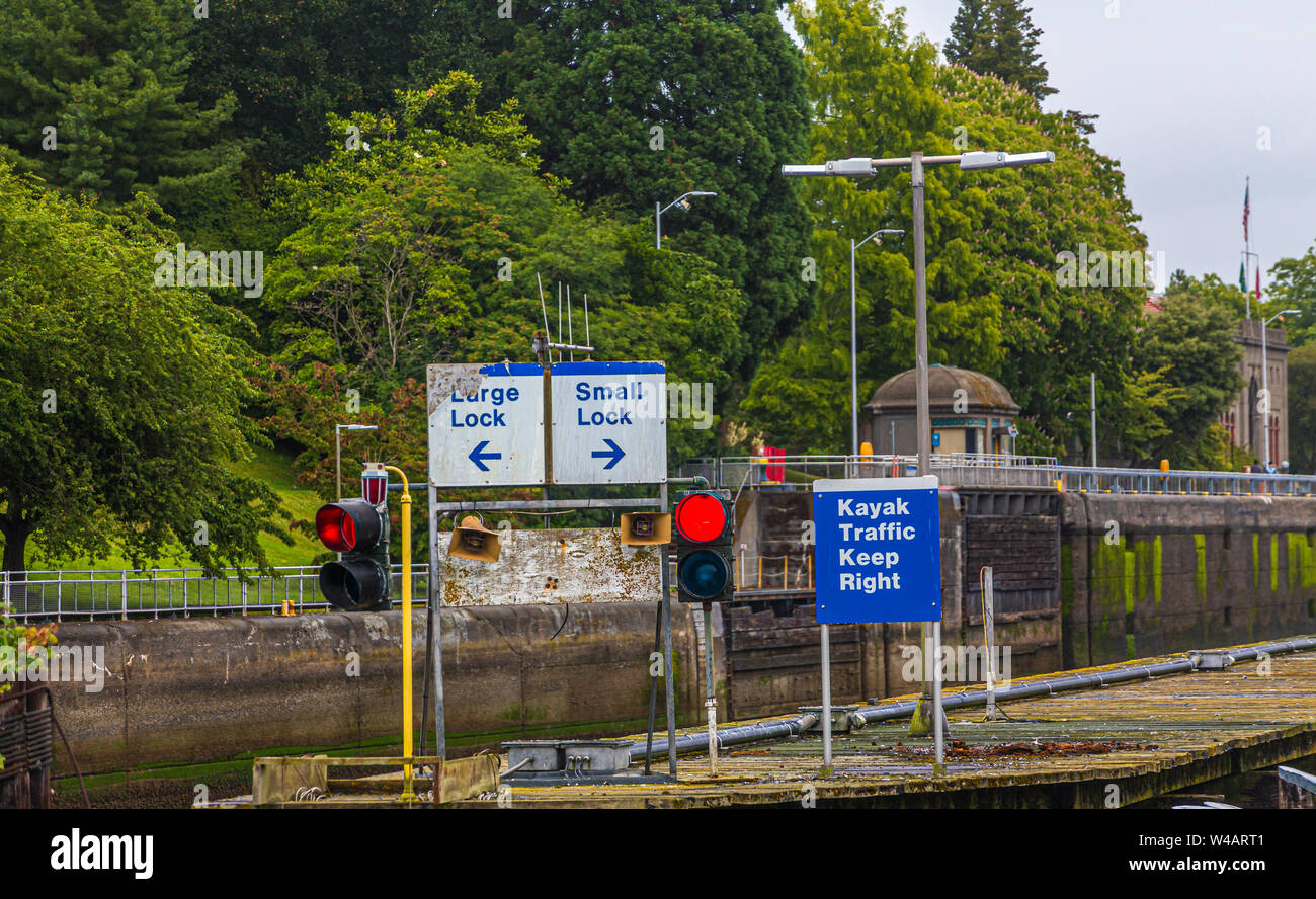 Signs for Ballard Locks between Puget Sound and Lake Union in ...