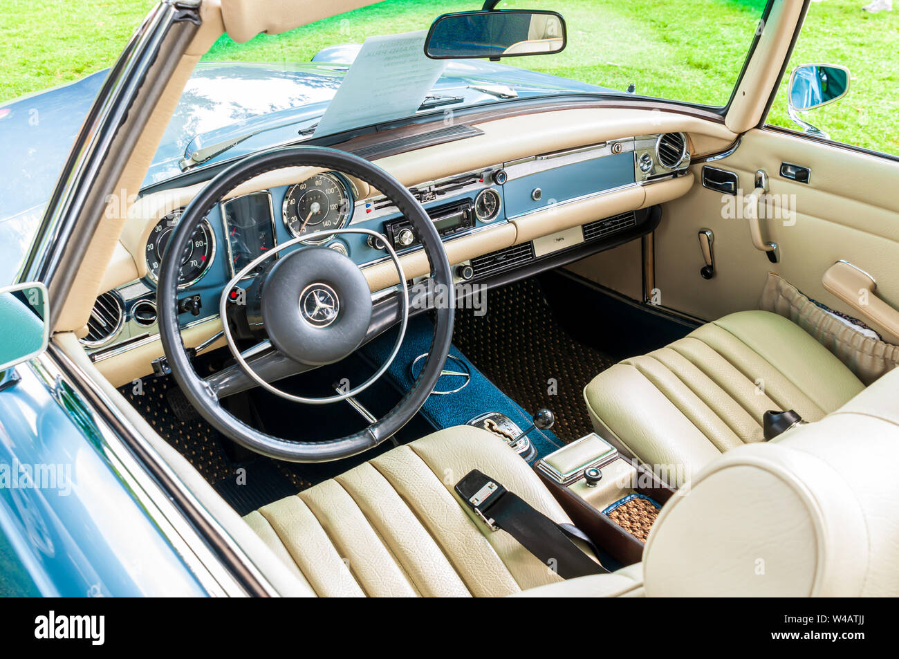 1970 mercedes benz convertible hi-res stock photography and images - Alamy