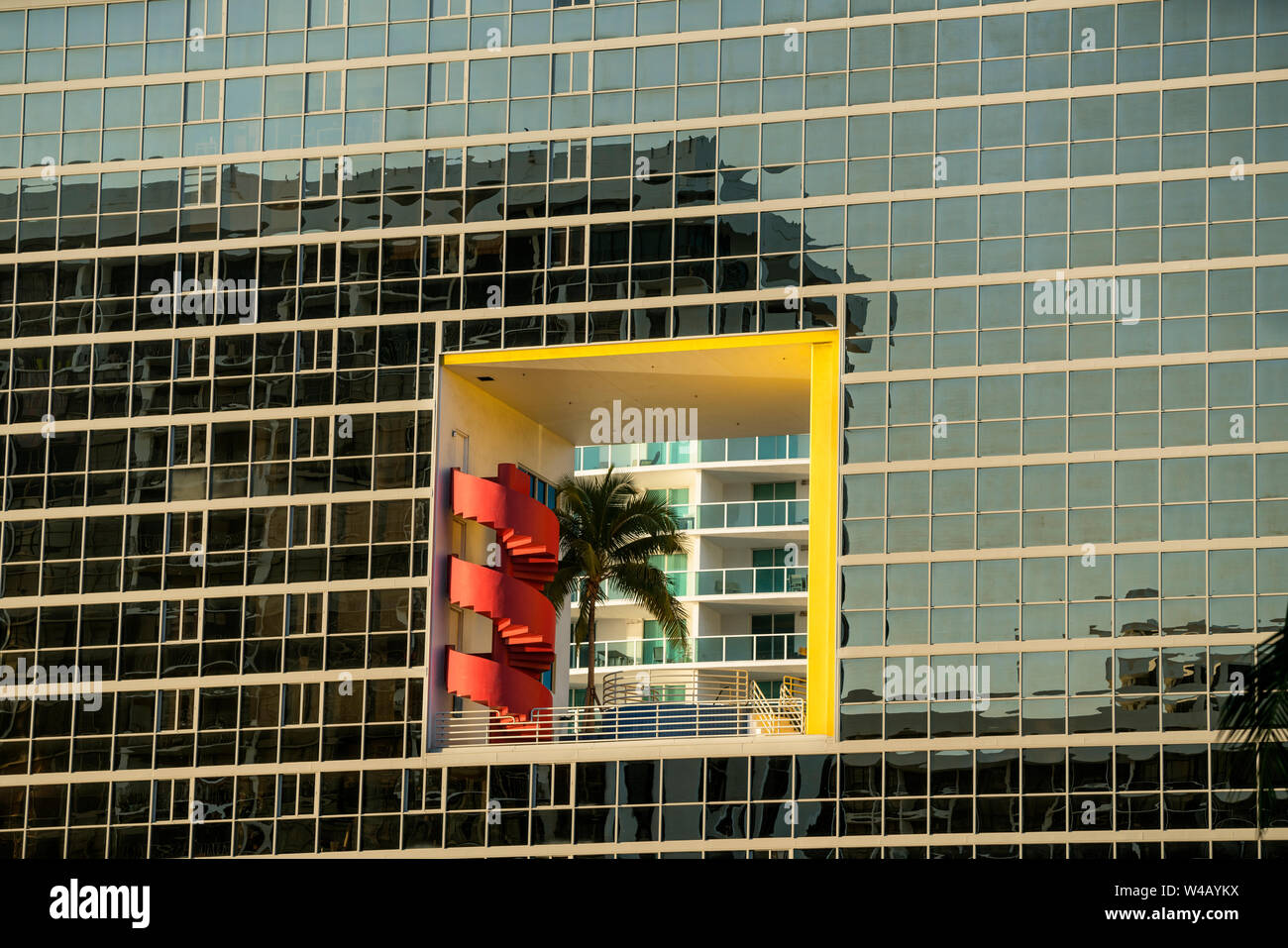 PALM COURT ATLANTIS CONDOMINIUM BUILDING (©ARQUITECTONICA 1982 ...