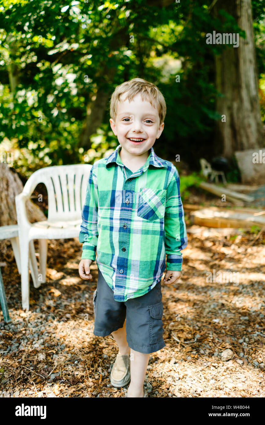 Camera straight view hi-res stock photography and images - Alamy