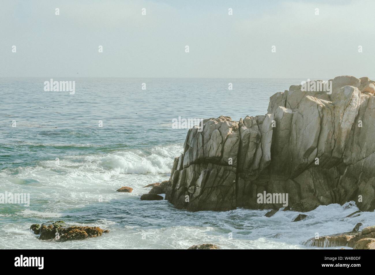 Long range shot cliff hi-res stock photography and images - Alamy