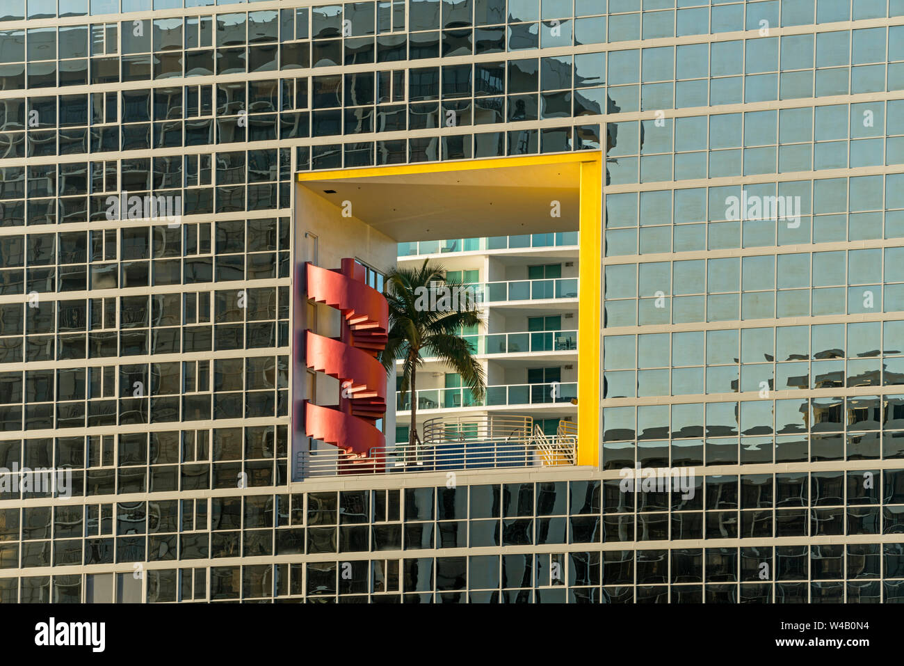 PALM COURT ATLANTIS CONDOMINIUM BUILDING (©ARQUITECTONICA 1982 ...