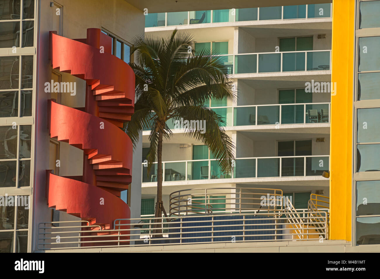 PALM COURT ATLANTIS CONDOMINIUM BUILDING (©ARQUITECTONICA 1982 ...