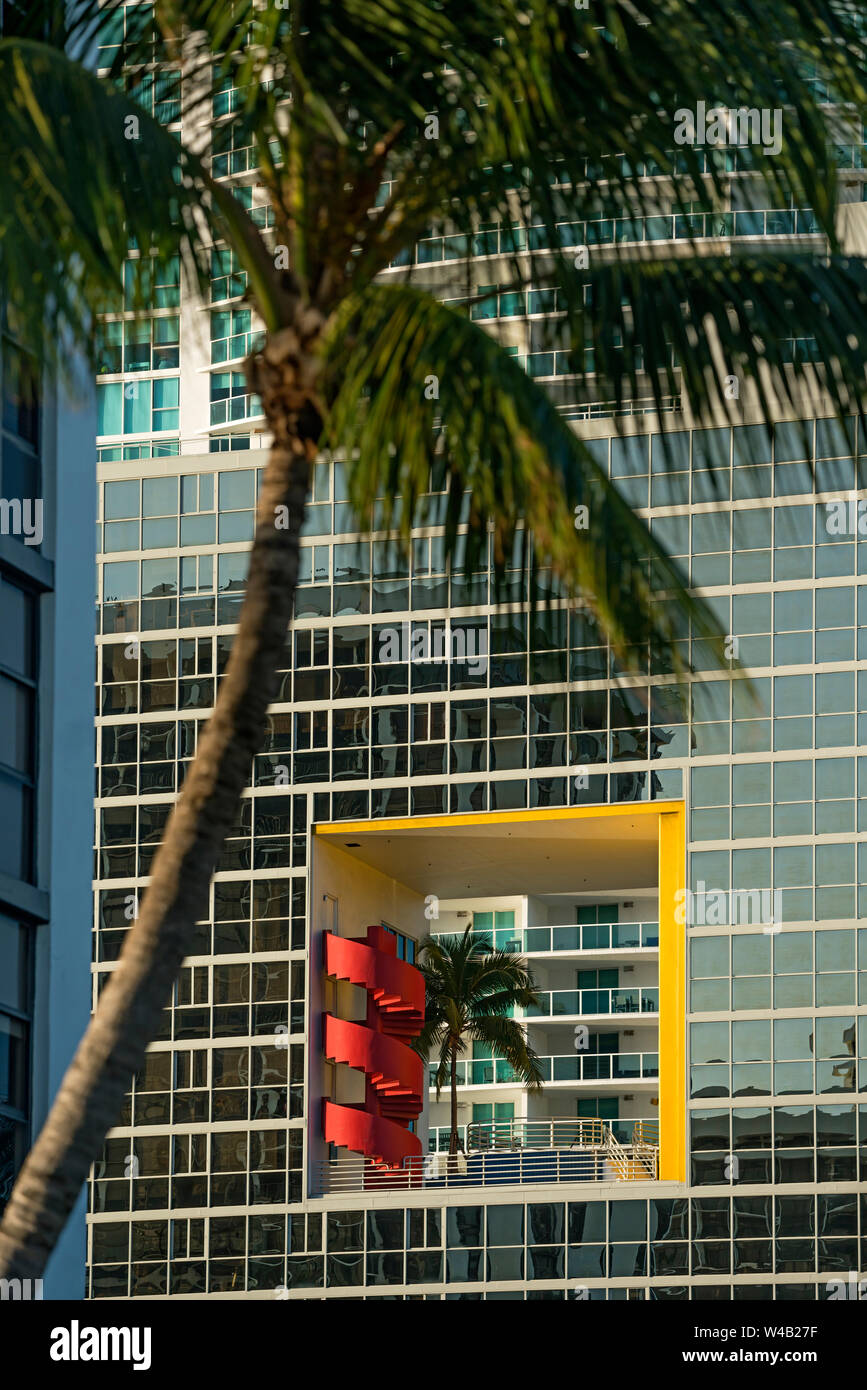 PALM COURT ATLANTIS CONDOMINIUM BUILDING (©ARQUITECTONICA 1982 ...