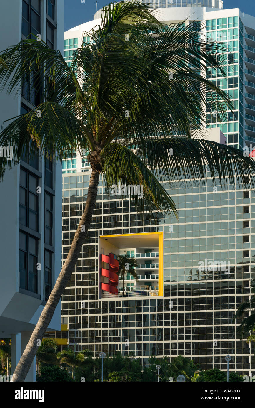 PALM COURT ATLANTIS CONDOMINIUM BUILDING (©ARQUITECTONICA 1982 ...