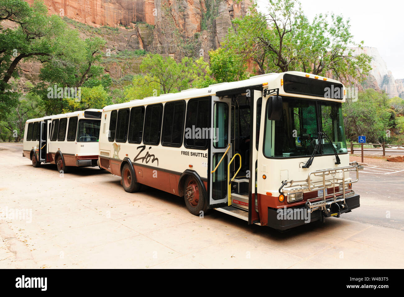 Usa shuttle stop transportation hi-res stock photography and images - Alamy