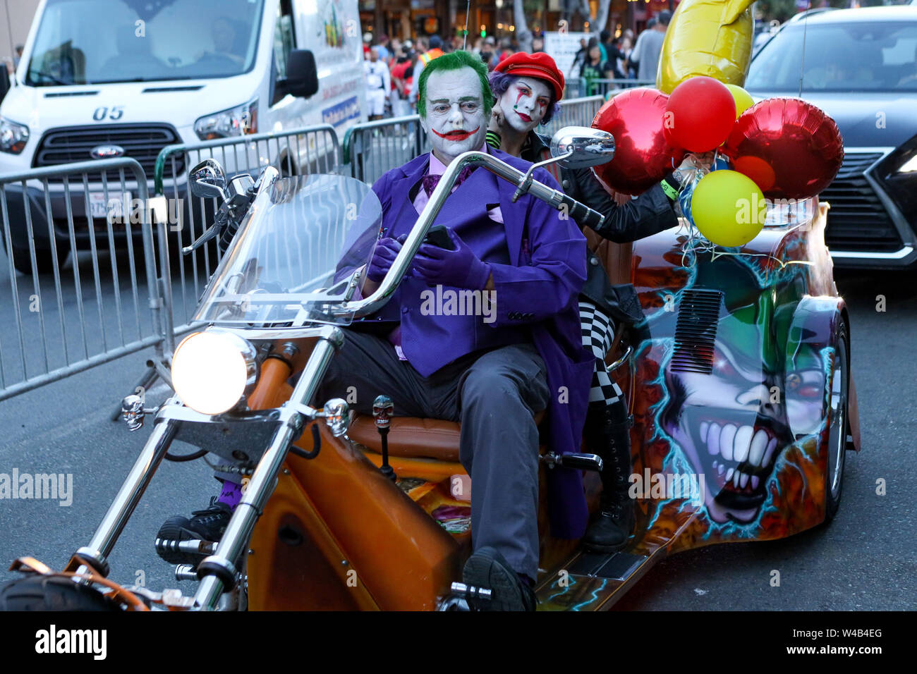 The joker and harley quinn hi-res stock photography and images - Alamy