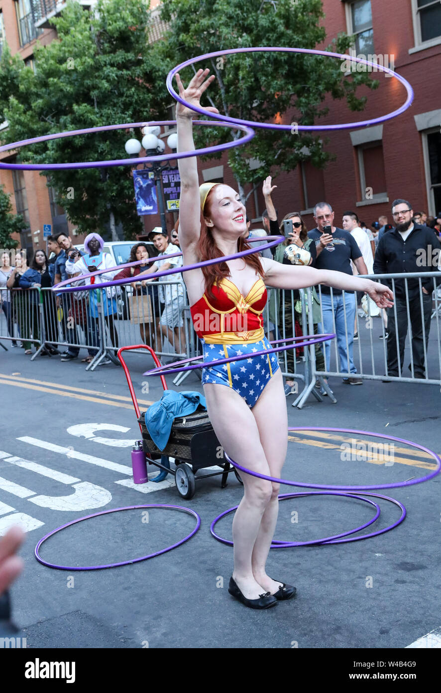 Wonder woman comic con hi-res stock photography and images - Alamy