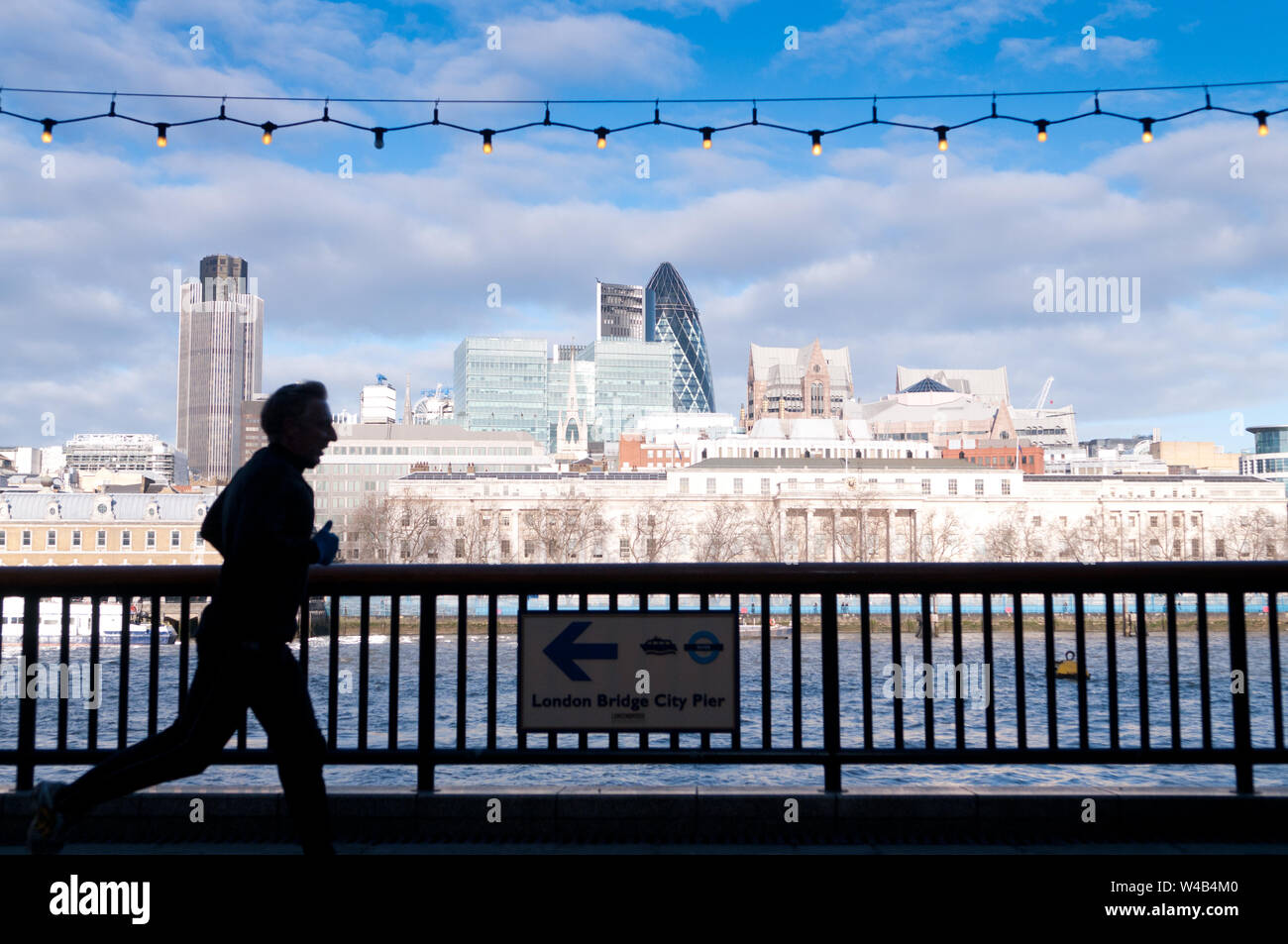 London bridge pier hi-res stock photography and images - Alamy