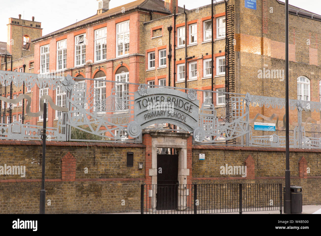 Tower Bridge Primary School Stock Photo - Alamy