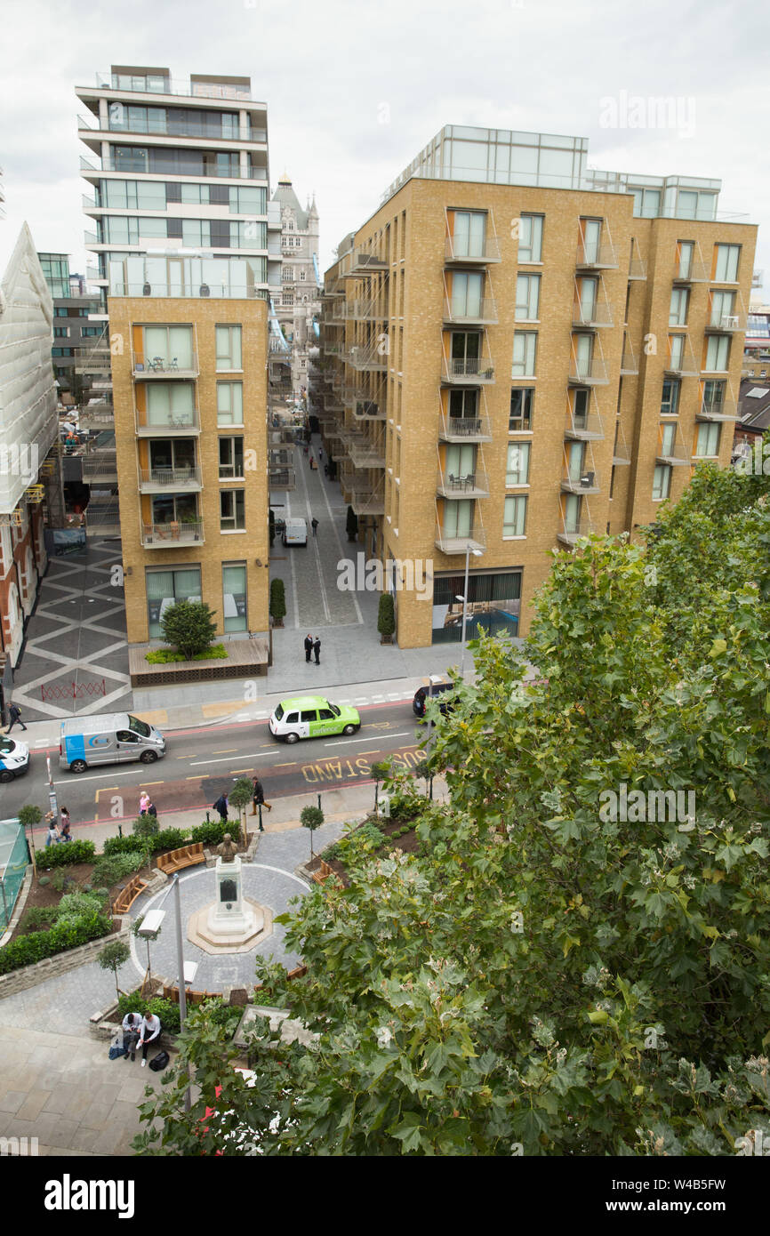 One southwark bridge road hi-res stock photography and images - Alamy