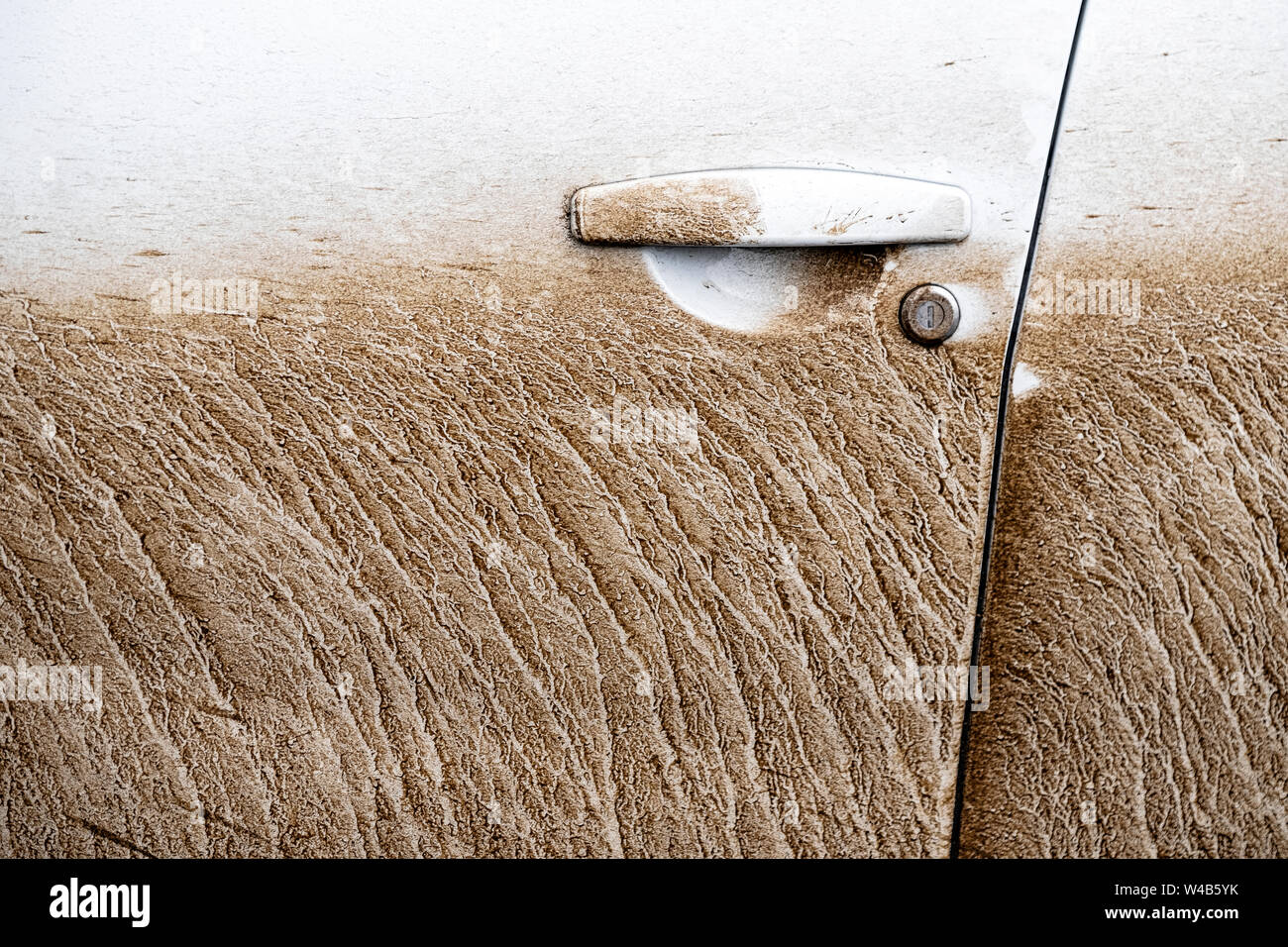Extremely dirty car after off road driving 4x4 Stock Photo - Alamy