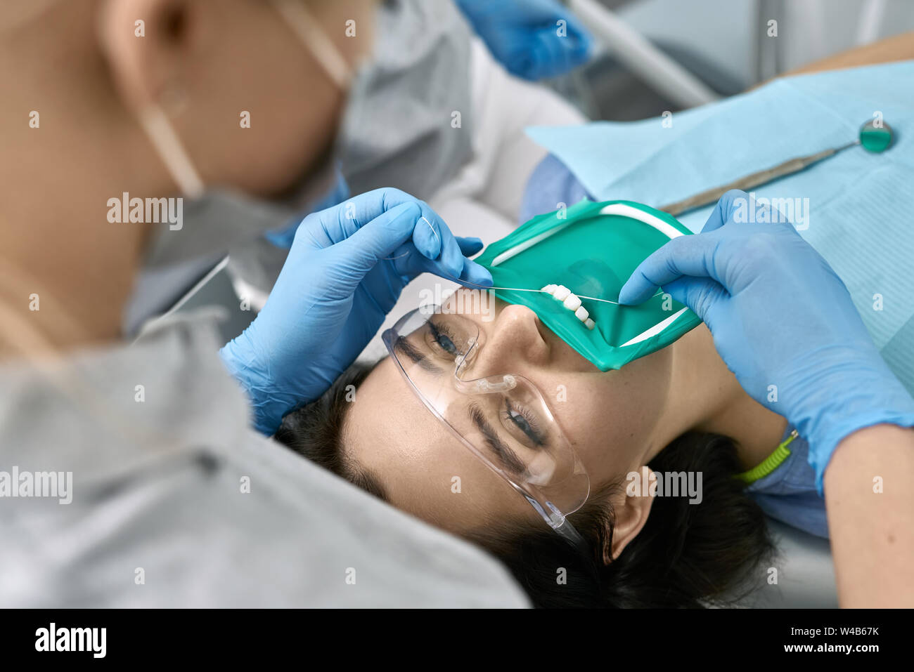 Girl cleaning teeth dental hi-res stock photography and images - Alamy