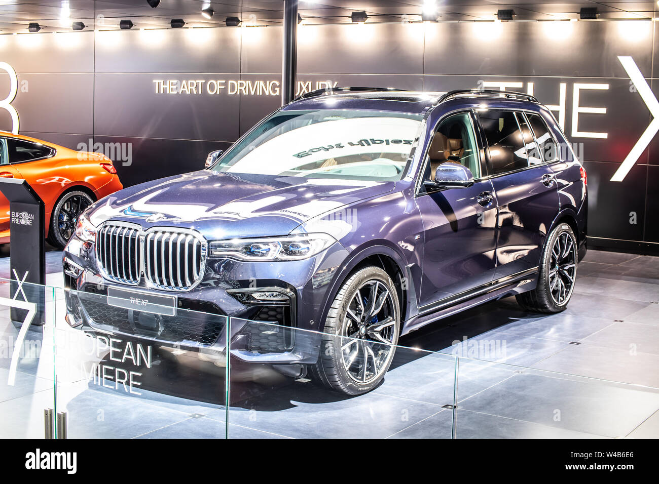 Full size car hi-res stock photography and images - Alamy