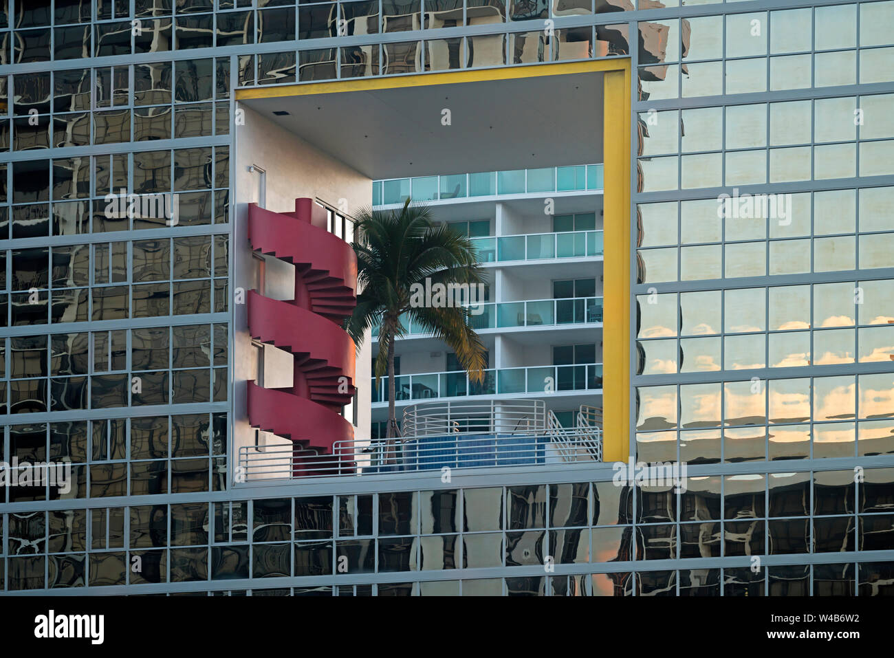 1982 building hi-res stock photography and images - Alamy