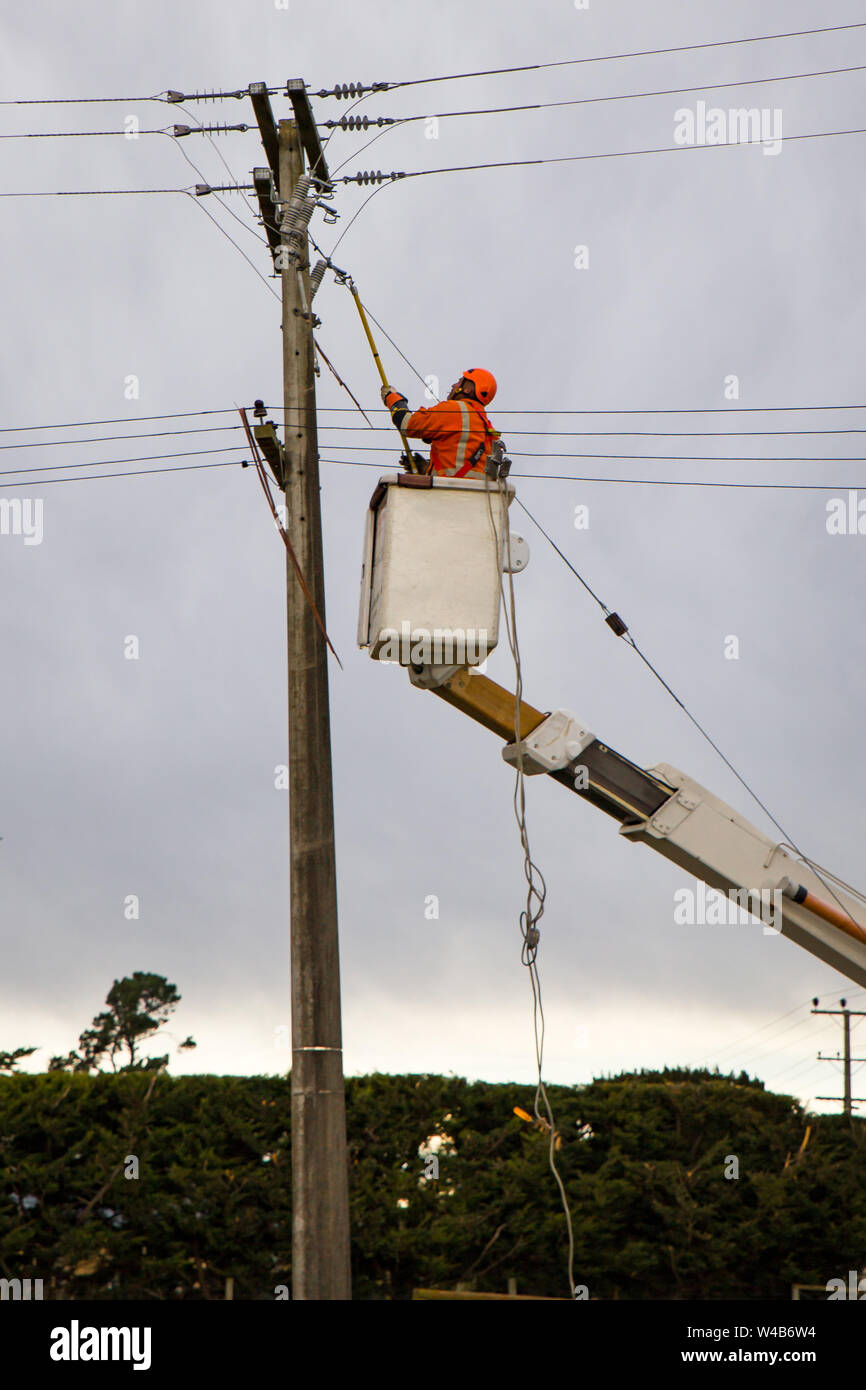 Linesman hi-res stock photography and images - Alamy