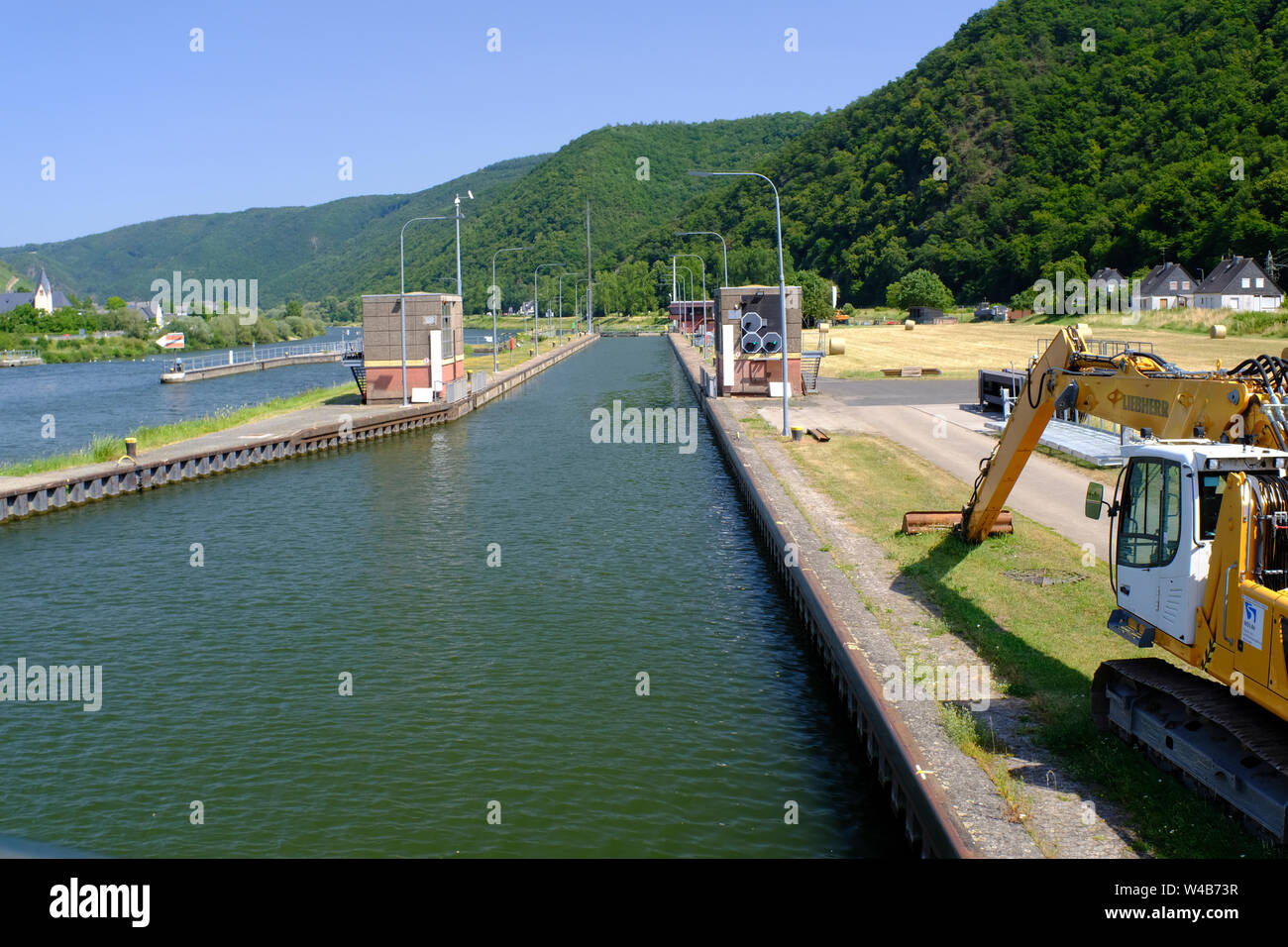 Approaching the ship hi-res stock photography and images - Alamy