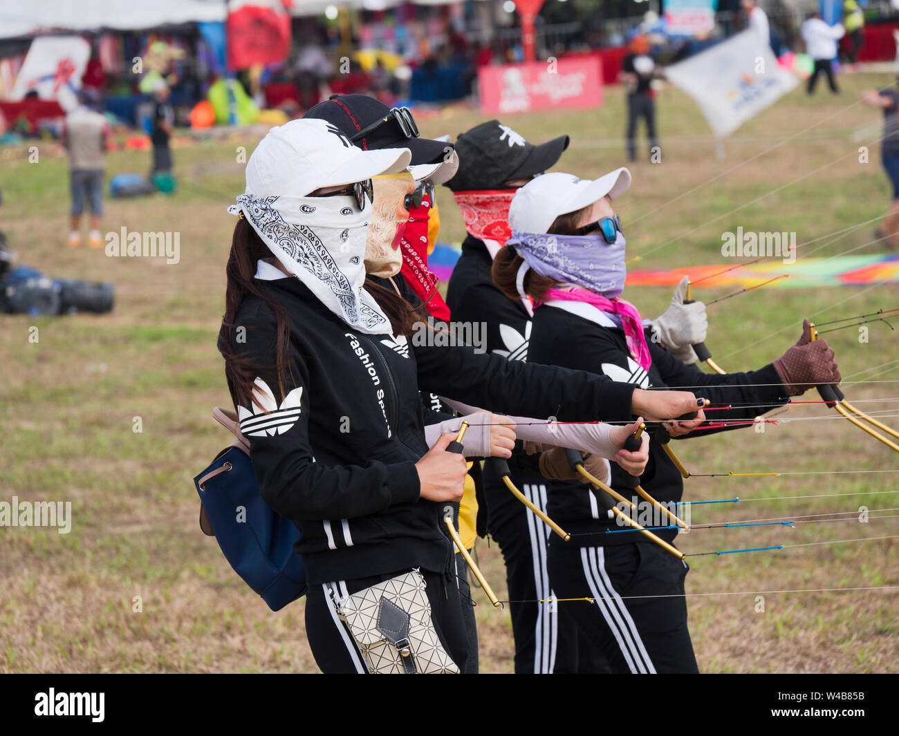 Flying team hi-res stock photography and images - Alamy