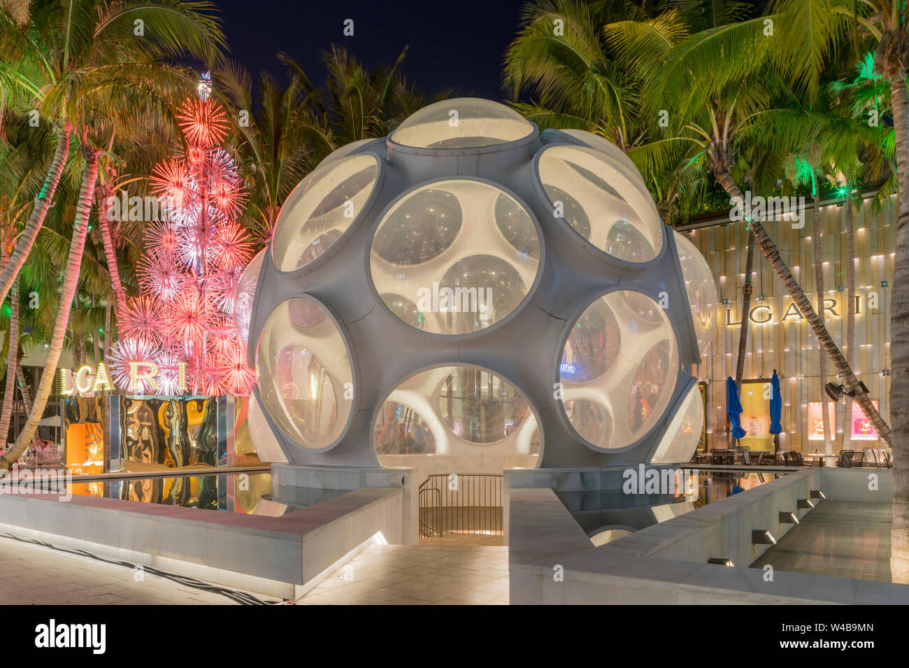 CHRISTMAS LIGHTS FLY EYE DOME (©BUCKMINSTER FULLER INST 2014) PARKING ...