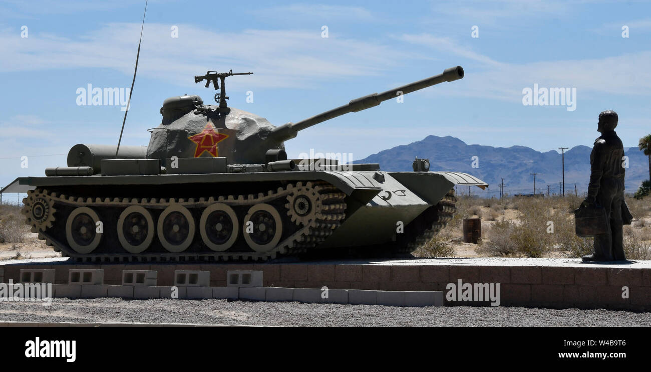 Tank man tiananmen square hi-res stock photography and images - Alamy