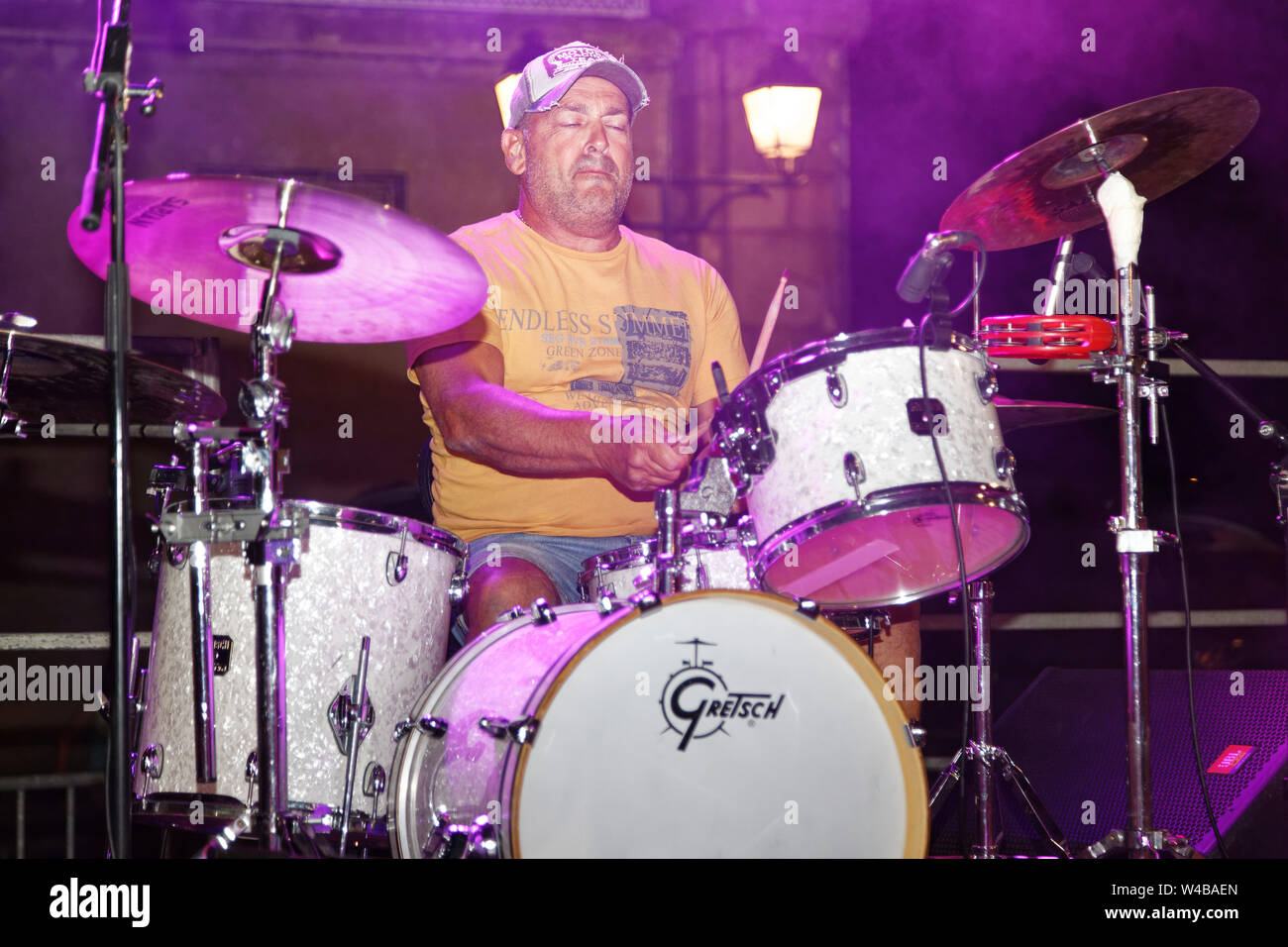 Mota man hi-res stock photography and images - Alamy