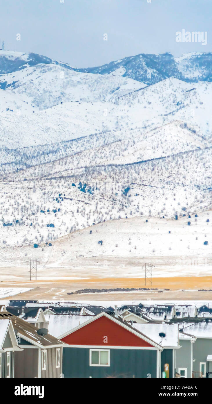 Overhead Residential Power Lines High Resolution Stock Photography and ...