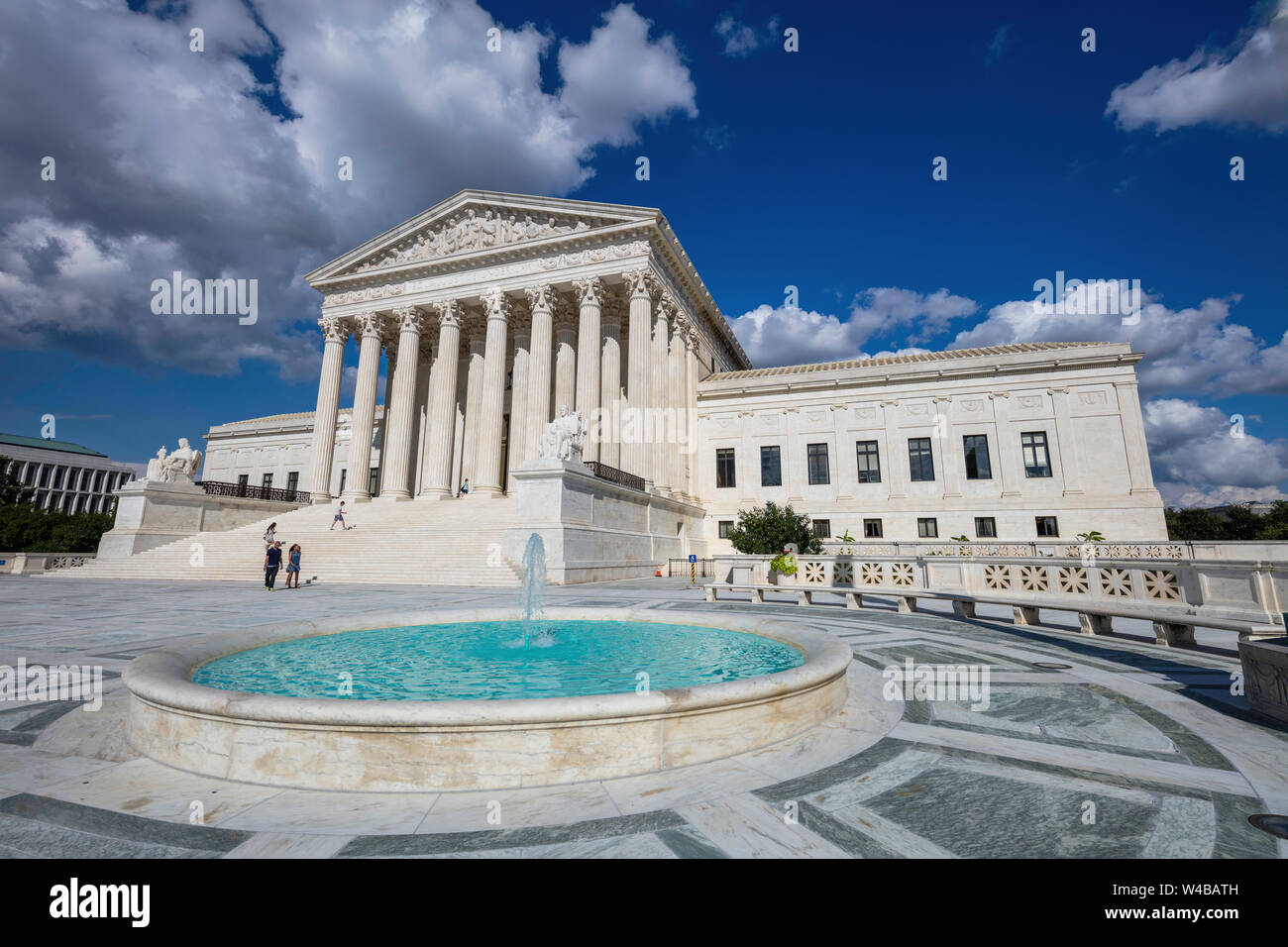 Supreme court judges hi-res stock photography and images - Alamy