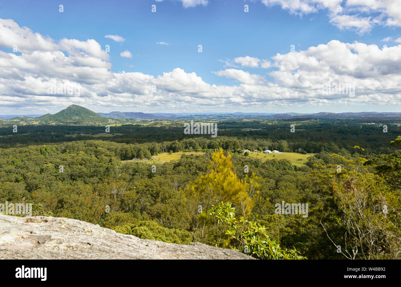 Scenic view from the Mt Tinbeerwah lookout, Glasshouse Mountains ...