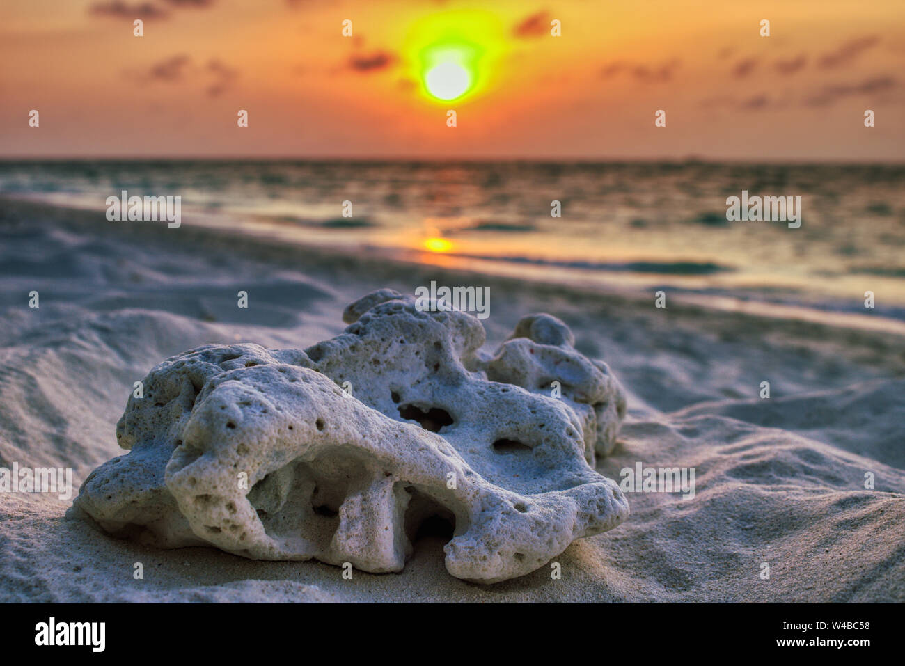 Orange beach sunset hi-res stock photography and images - Alamy