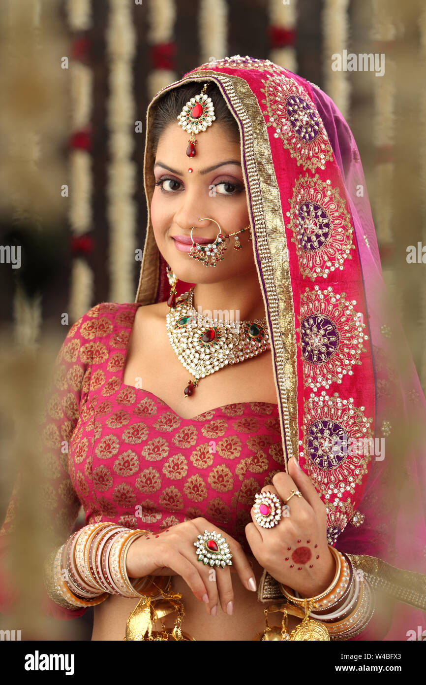 Portrait of an Indian bride Stock Photo - Alamy