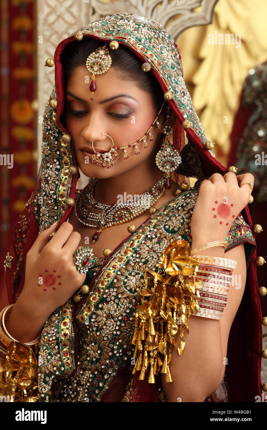 Close up of an Indian bride Stock Photo - Alamy