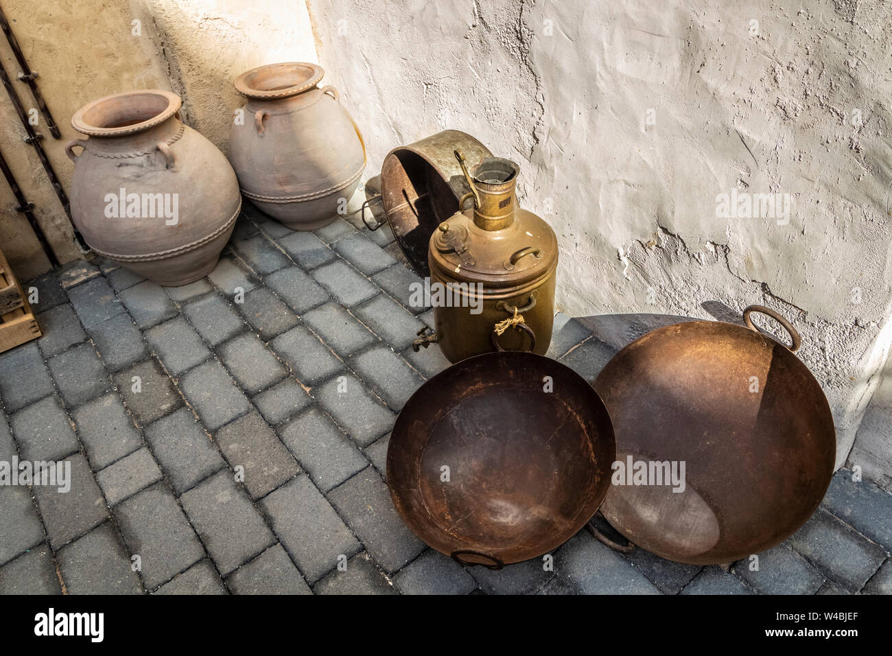 Uae traditional crafts hi-res stock photography and images - Alamy
