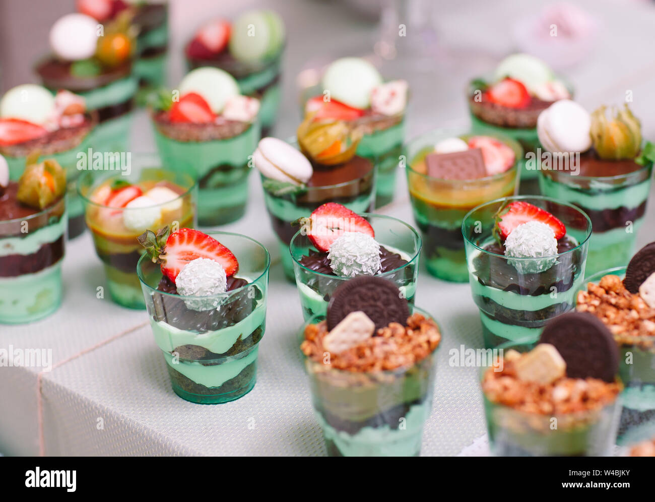 Plastic glasses of fresh fruit hi-res stock photography and images - Alamy