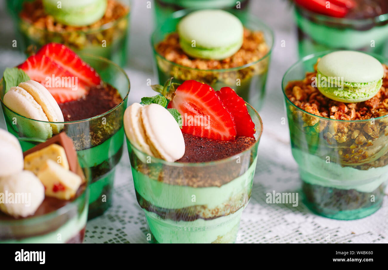 Plastic glasses of fresh fruit hi-res stock photography and images - Alamy