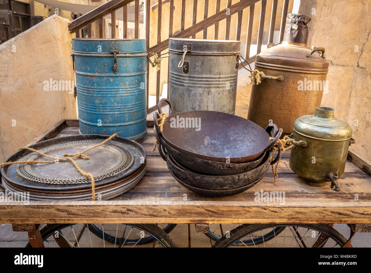 Uae traditional crafts hi-res stock photography and images - Alamy