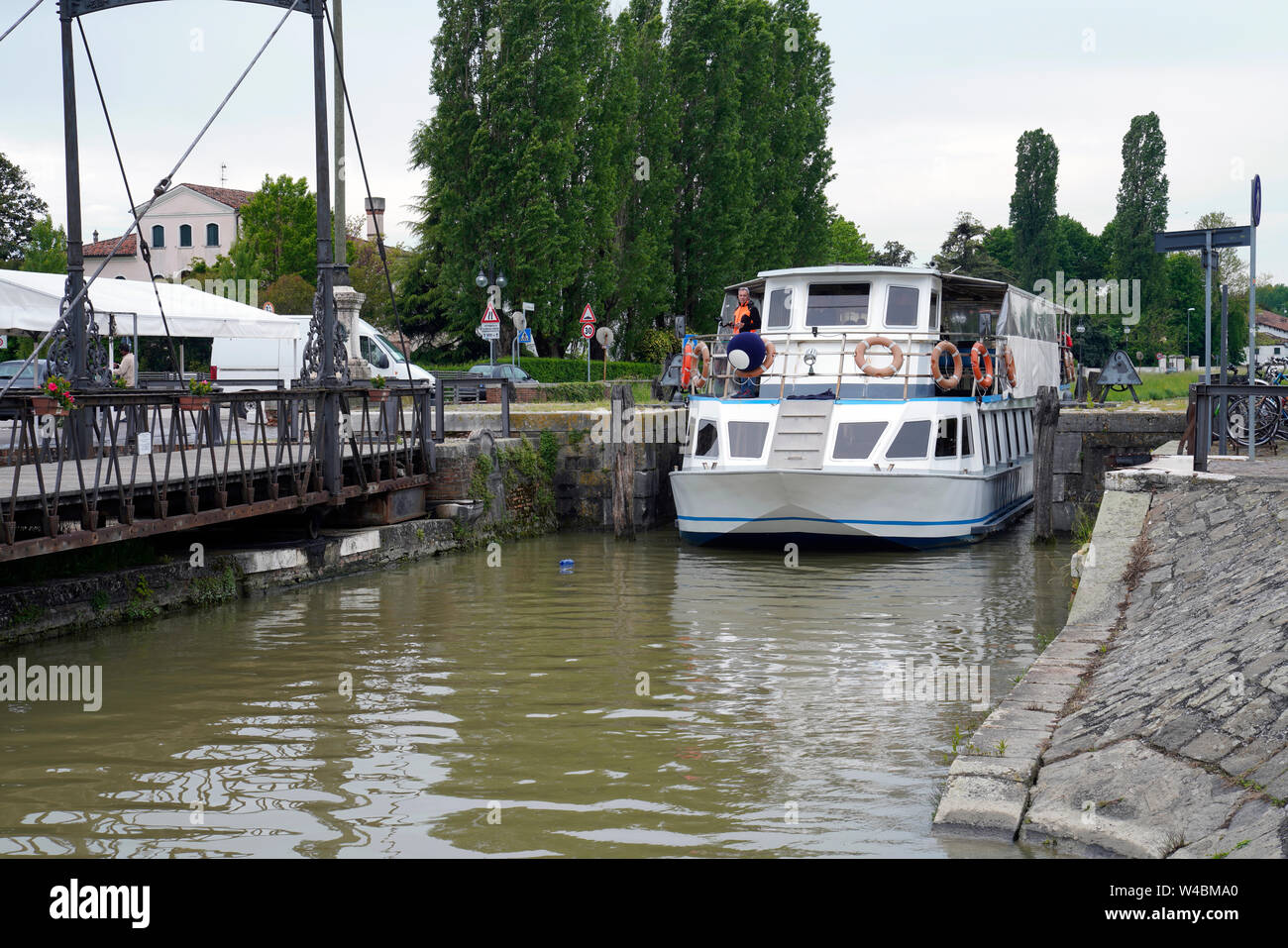 Draw bridge in Mira, cruise ship, Brenta Canal, Veneto, Italy Stock ...