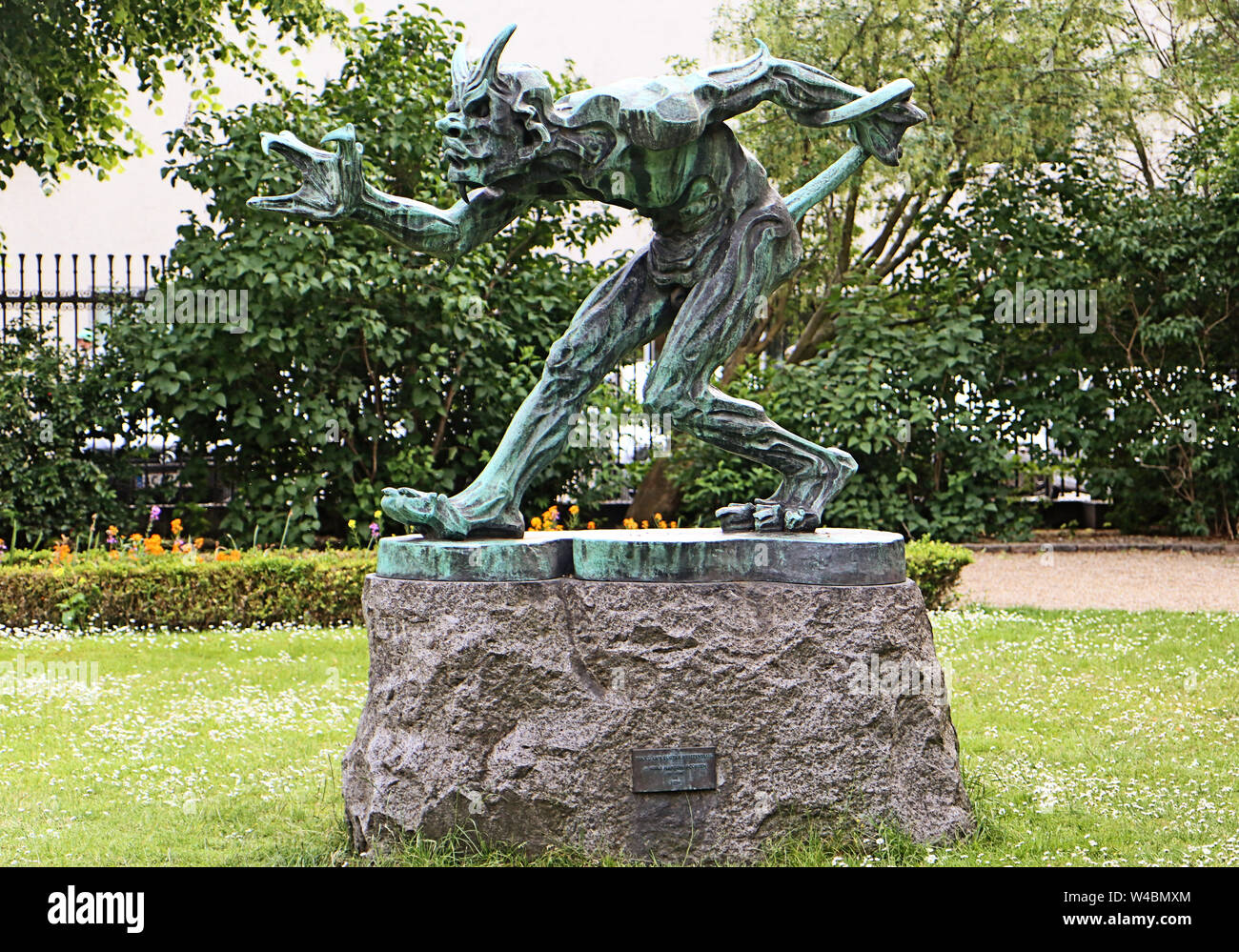 Garden monster stone sculpture hi-res stock photography and images - Alamy