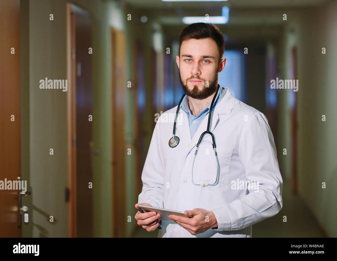 Young with tab tab in office hi-res stock photography and images - Alamy