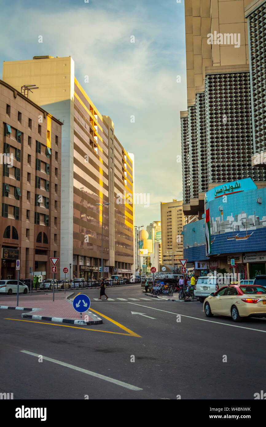 Street scene deira dubai hi-res stock photography and images - Alamy