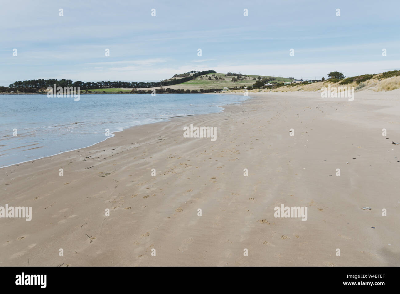 sunny Australian beach in Cremorne, Tasmania looking beautiful and ...