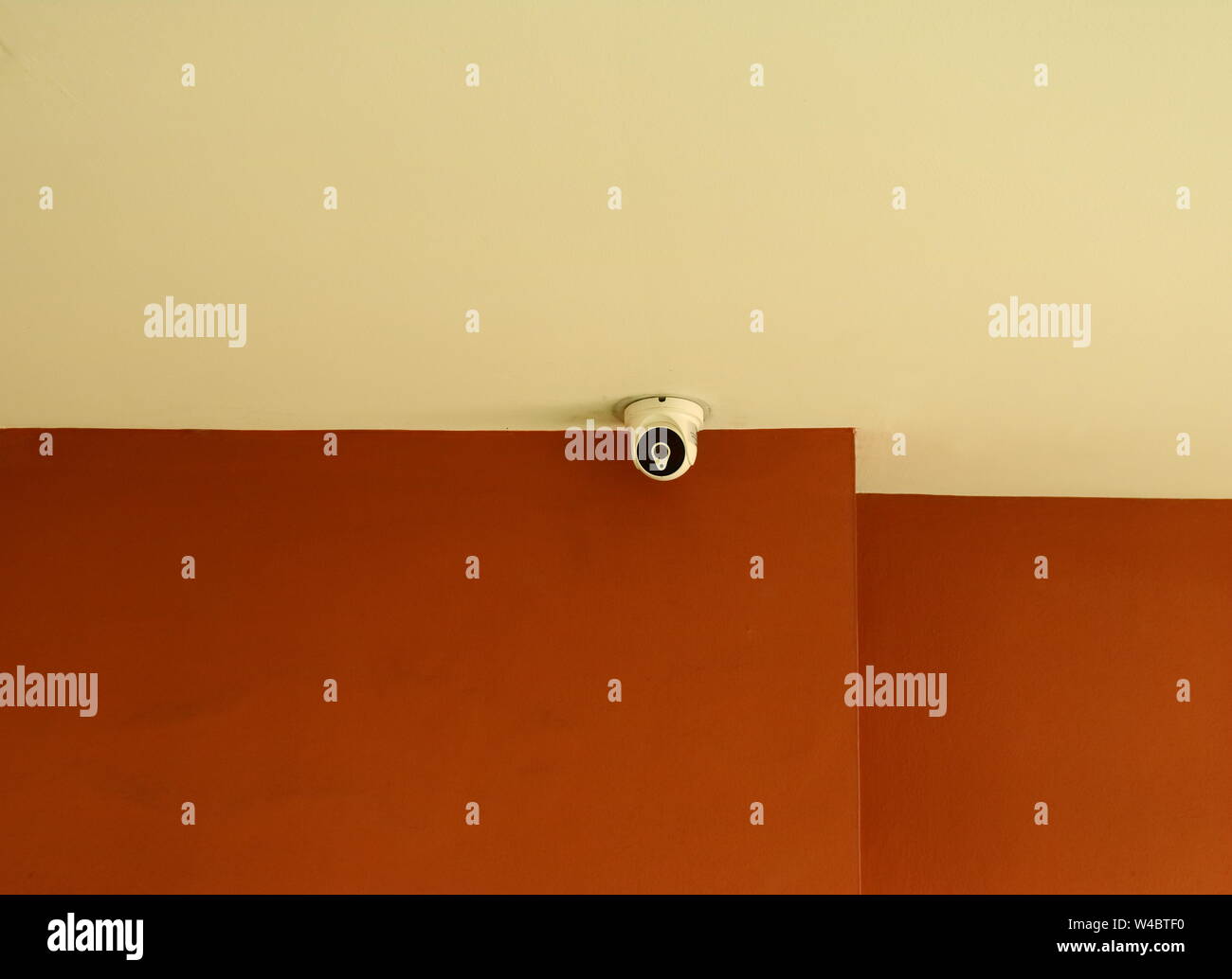 Installing cctv system hi-res stock photography and images - Alamy