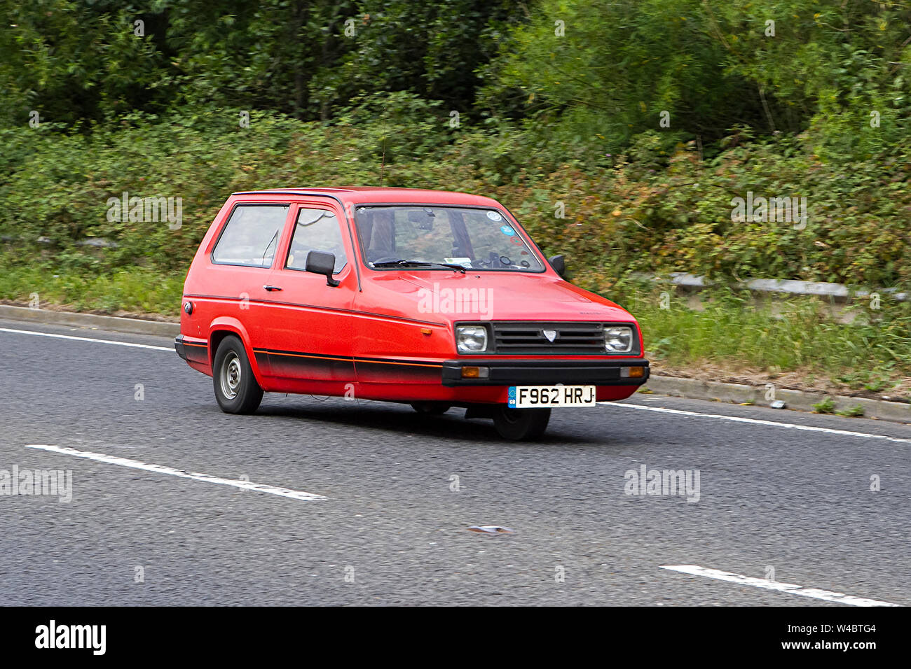 1989 80s eighties red Reliant Rialto VAN; Fleetwood Festival of ...