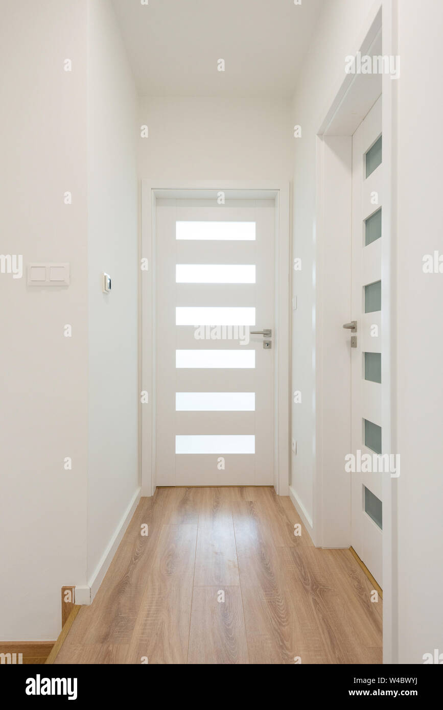 Apartment door hallway hi-res stock photography and images - Alamy