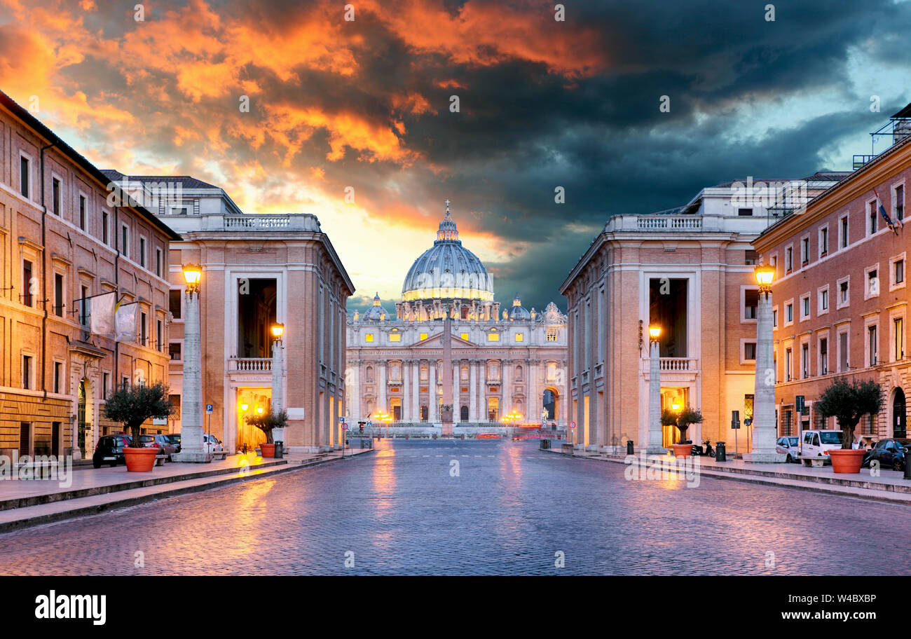 Rome cathedral hi-res stock photography and images - Alamy