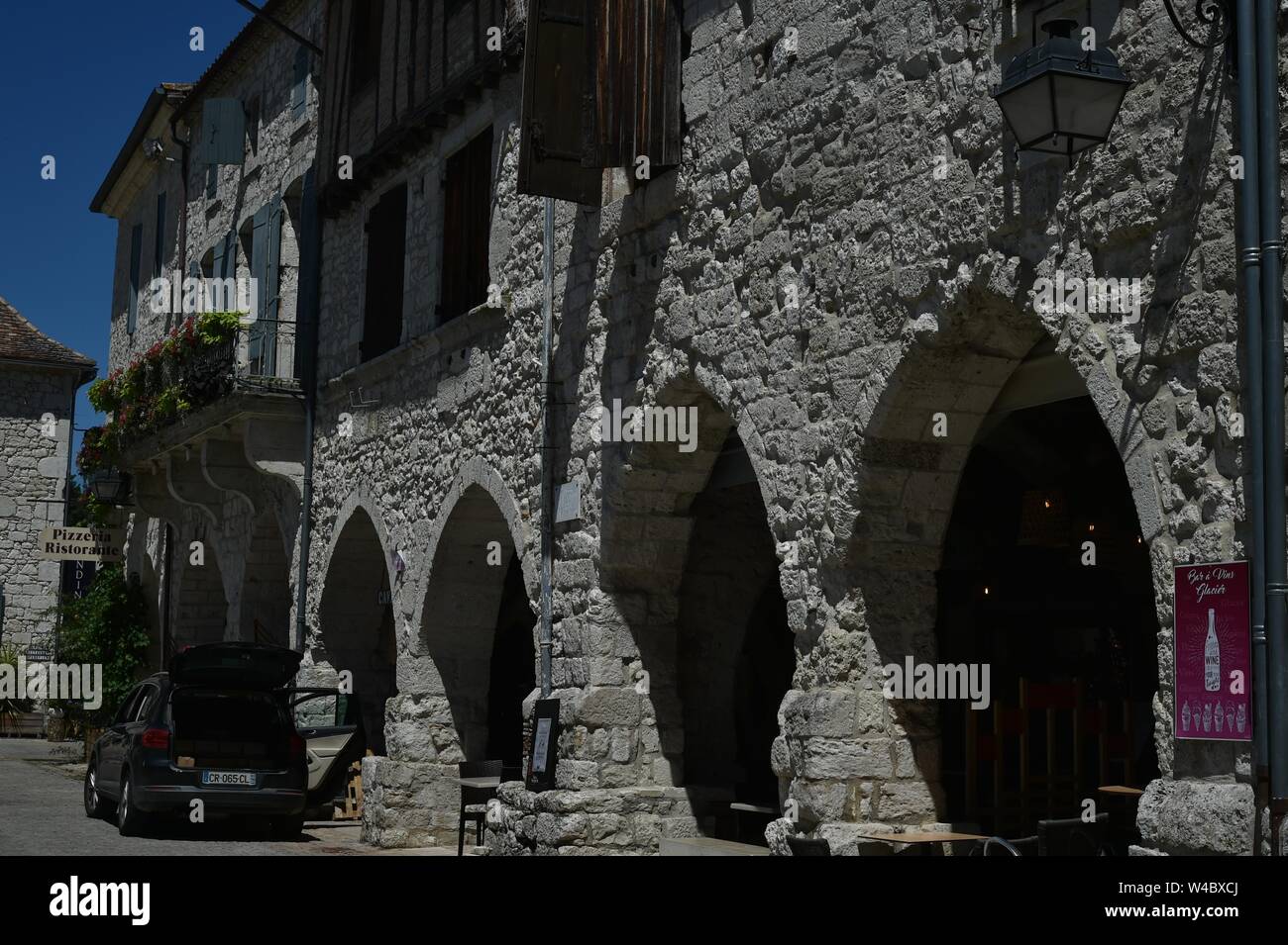 Eymet village hi-res stock photography and images - Alamy