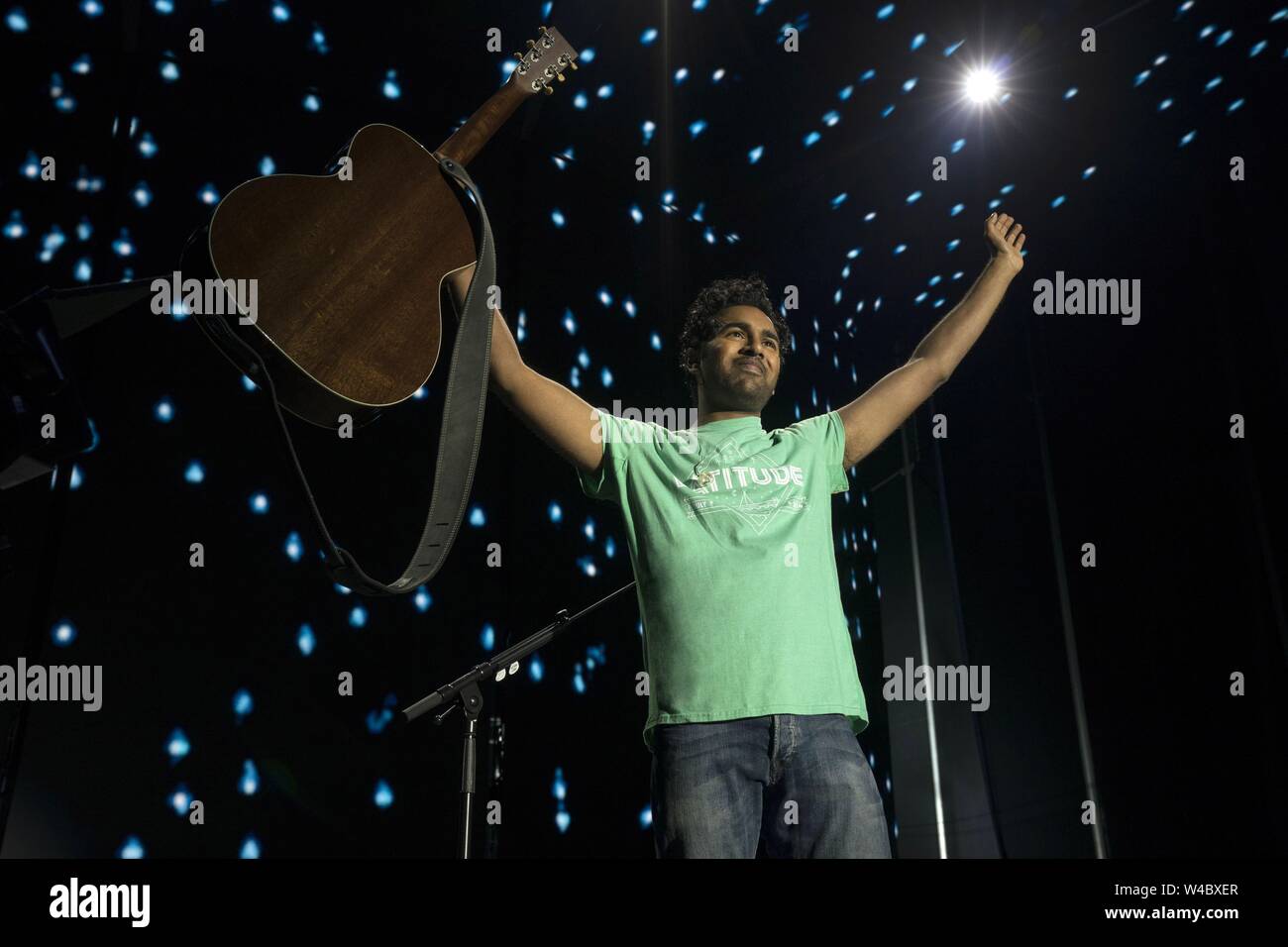Yesterday himesh patel hi-res stock photography and images - Alamy