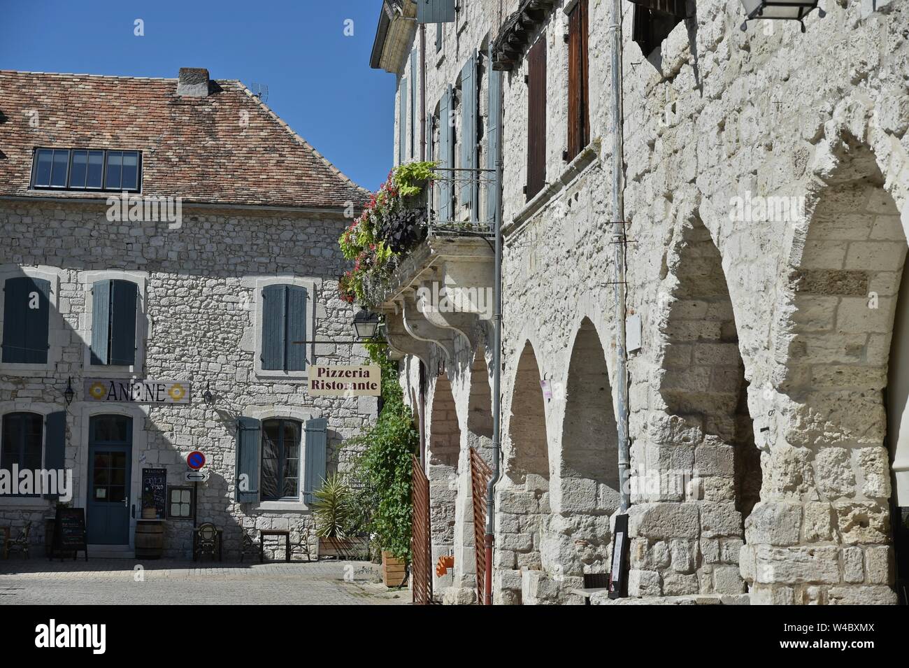 Eymet village hi-res stock photography and images - Alamy
