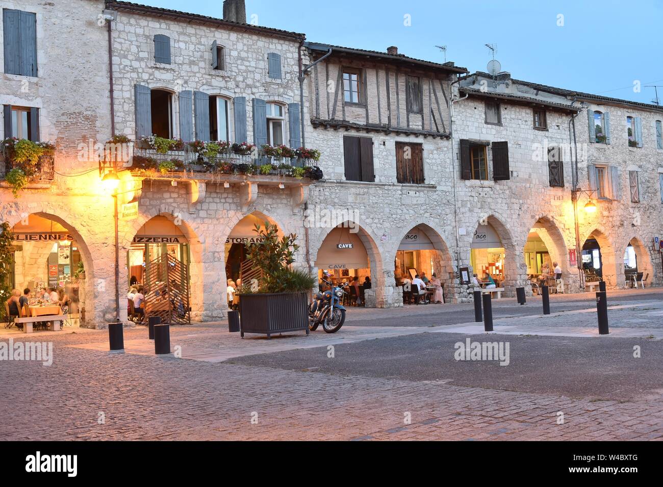 Eymet village hi-res stock photography and images - Alamy